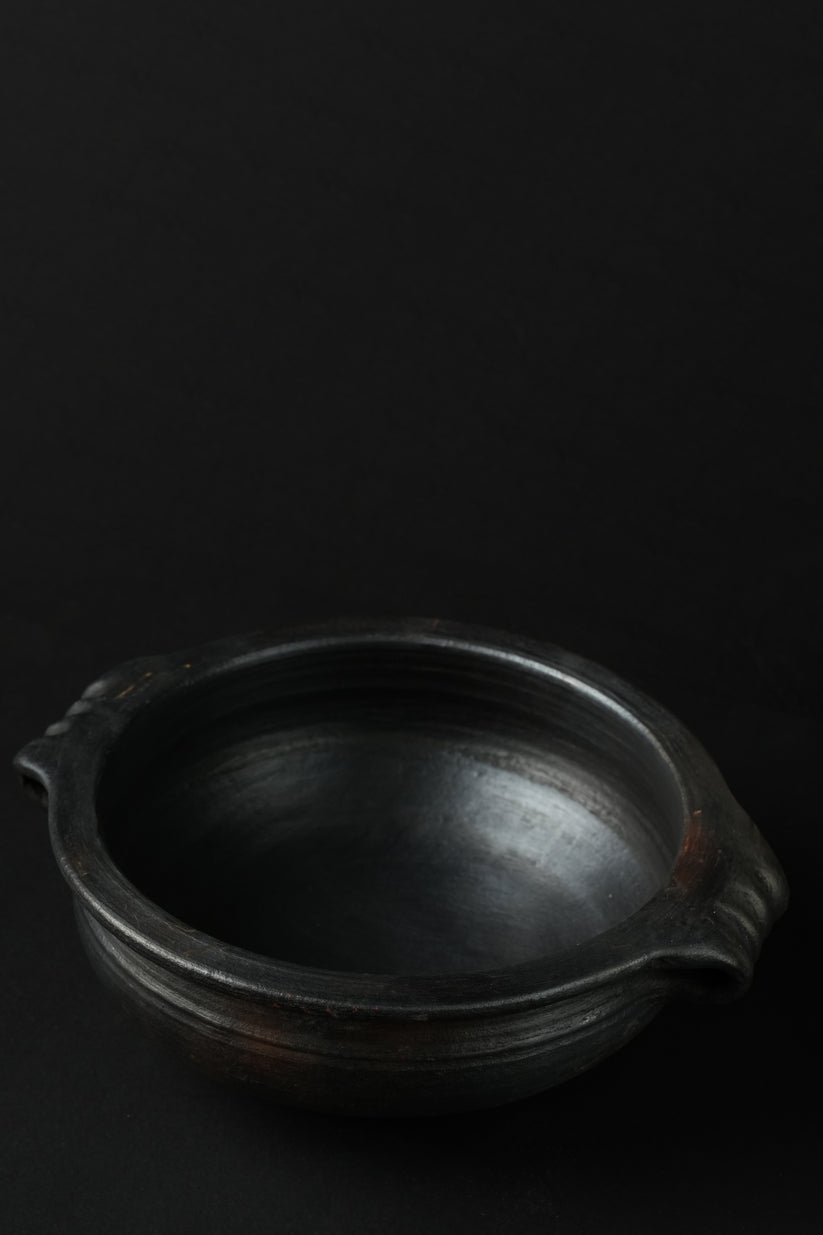Clay Pot for Cooking | Blackened Clay Uruli| Buy On Online – 80scookware
